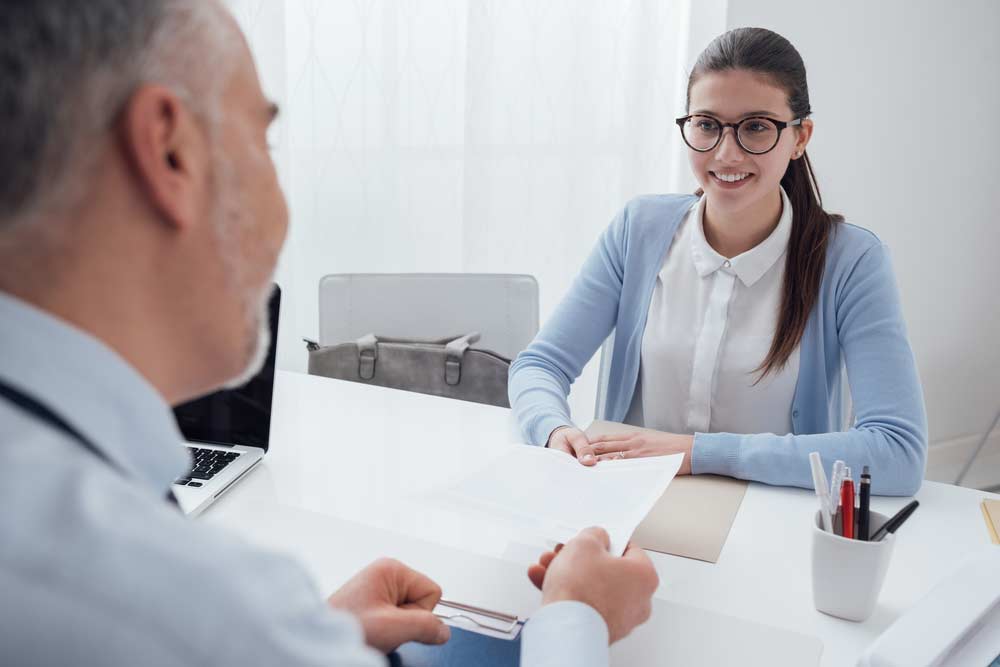 Como se comportar em uma entrevista de emprego? 13 dicas essenciais