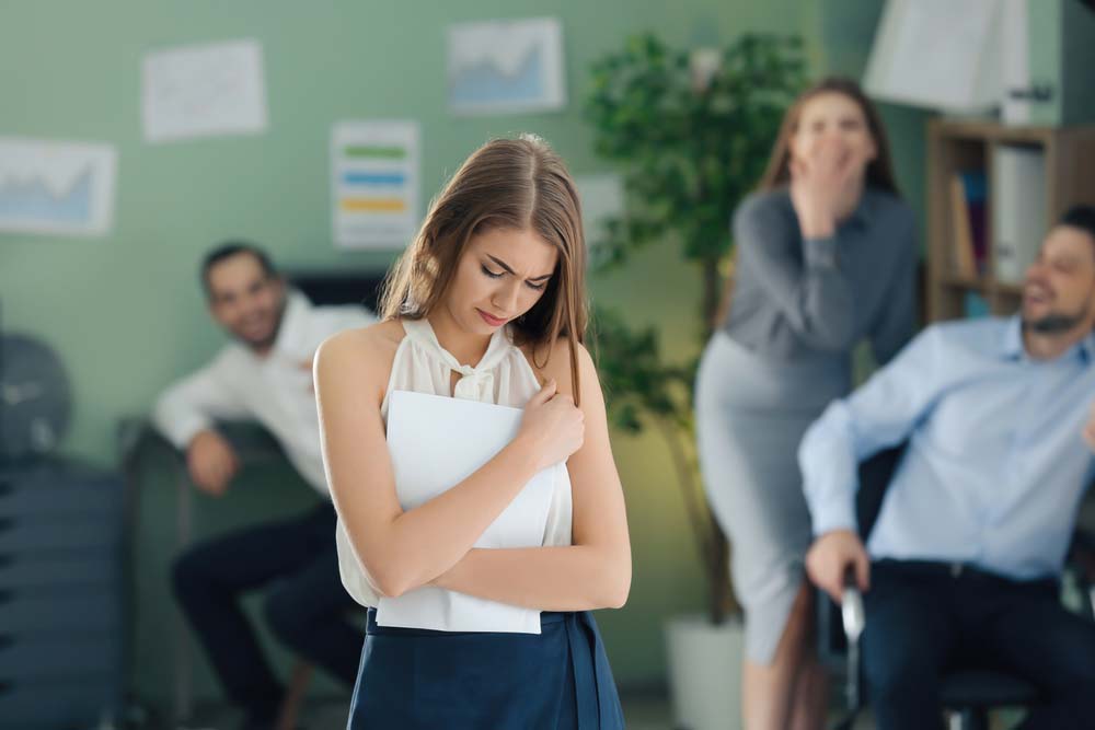 Perseguição no trabalho: o que é, veja se você é vítima e saiba como lidar