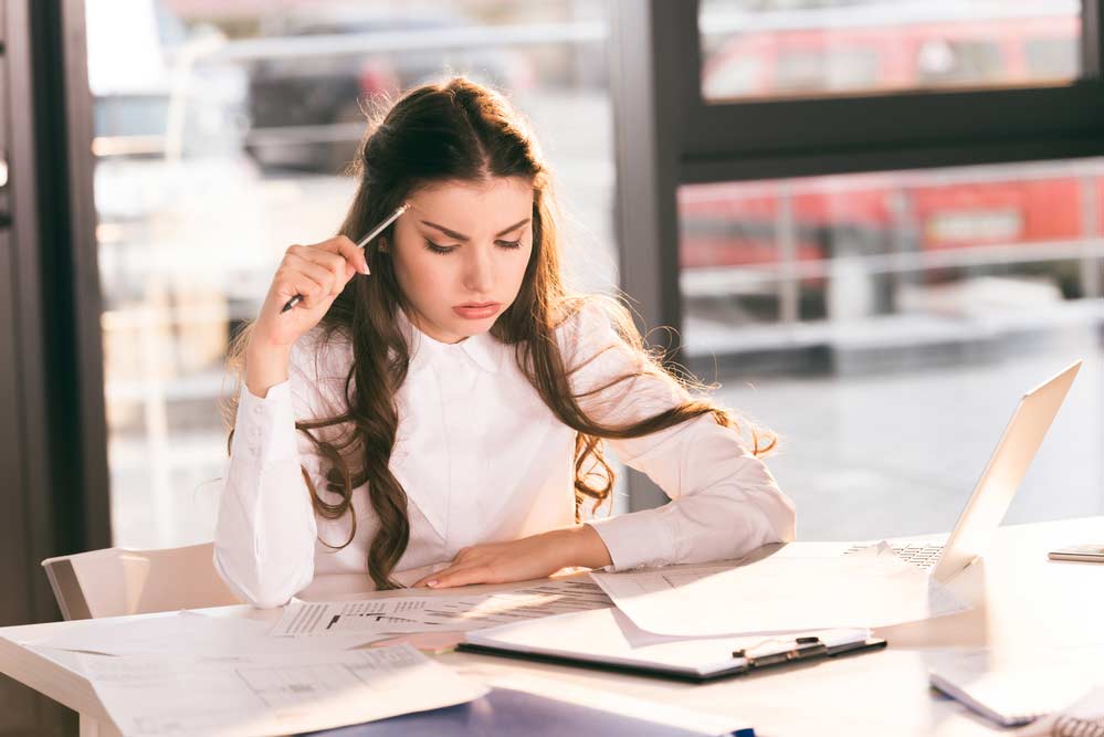 Auto sabotagem no trabalho: o que é, como identificar e enfrentar