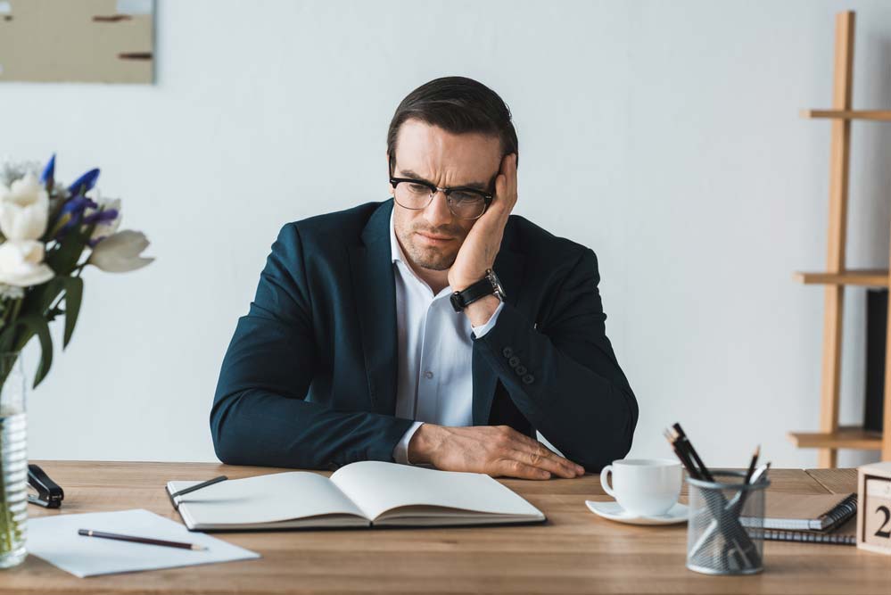 Pessimismo no trabalho e suas implicações