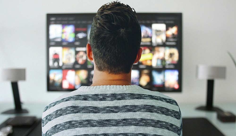 Como assistir Netflix na TV: veja agora as formas simples e práticas