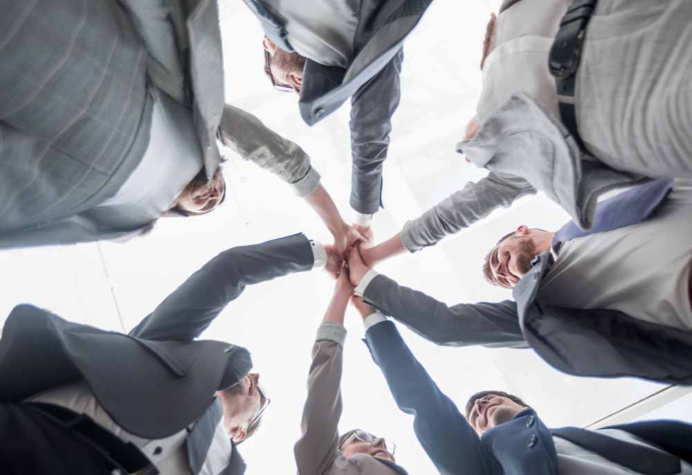 Equipe de trabalho unida: dicas para engajar e obter melhores resultados