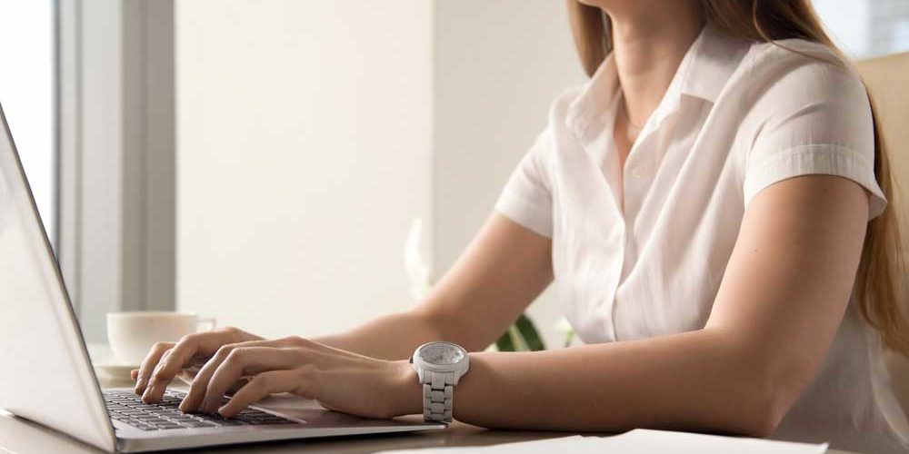 Postura correta: 5 dicas práticas para manter a saúde do corpo no trabalho